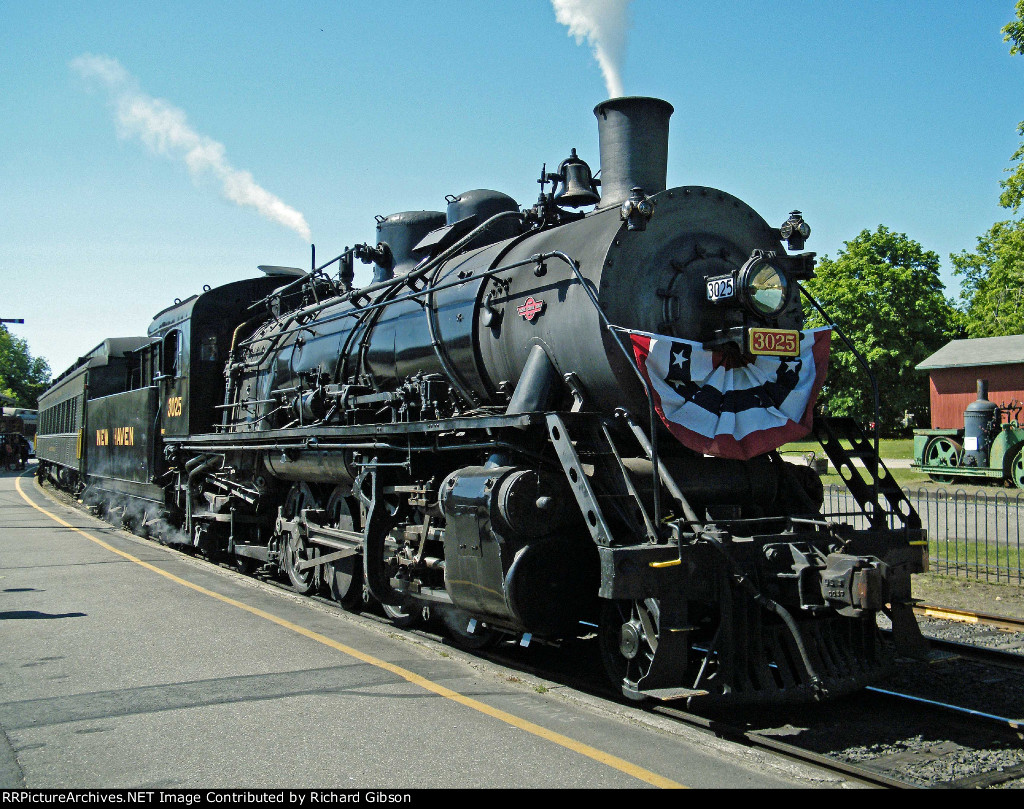 VALE 3025 Locomotive (2-8-2)